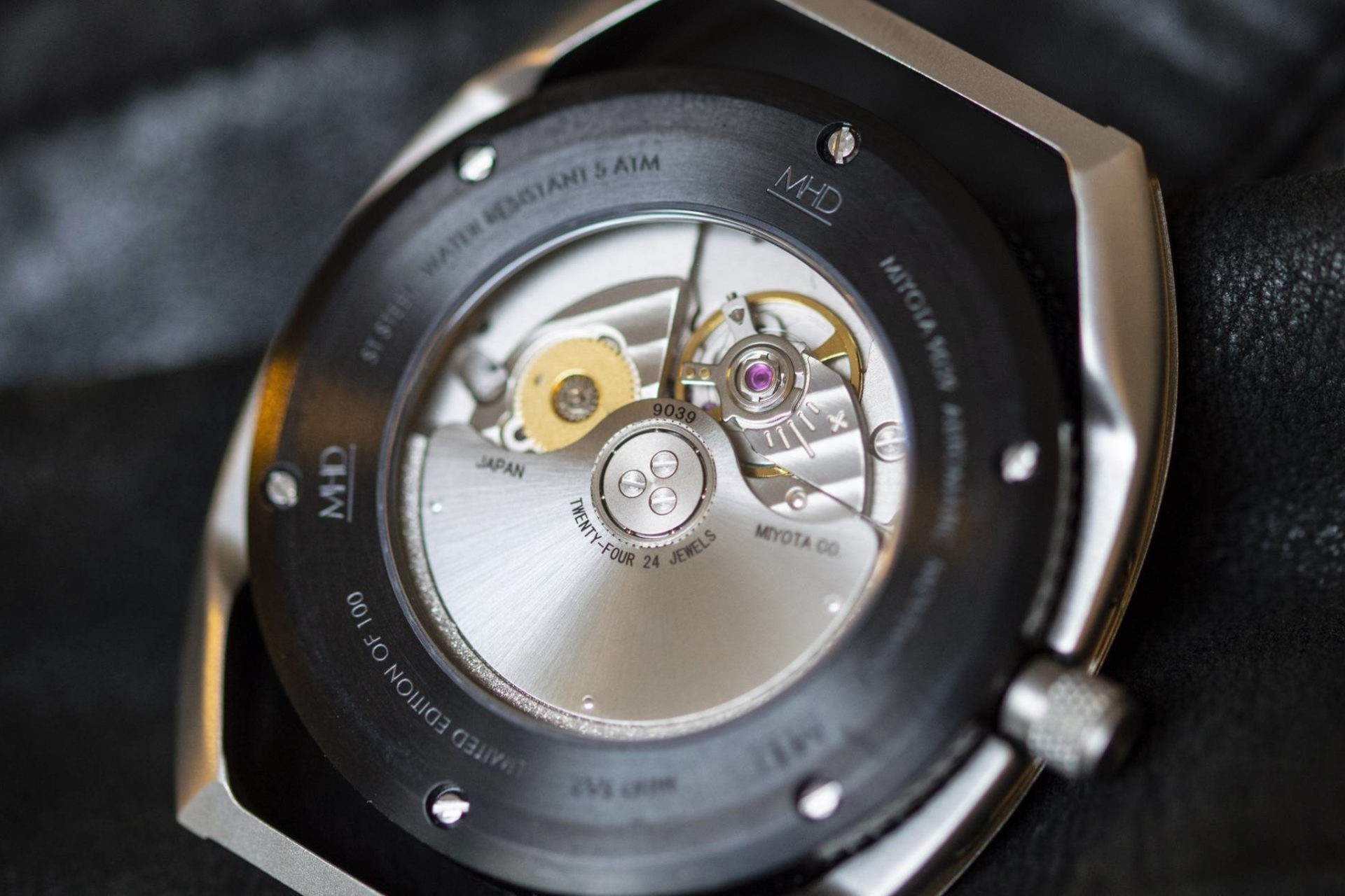 MHD Watches : British watches with an automotive twist.